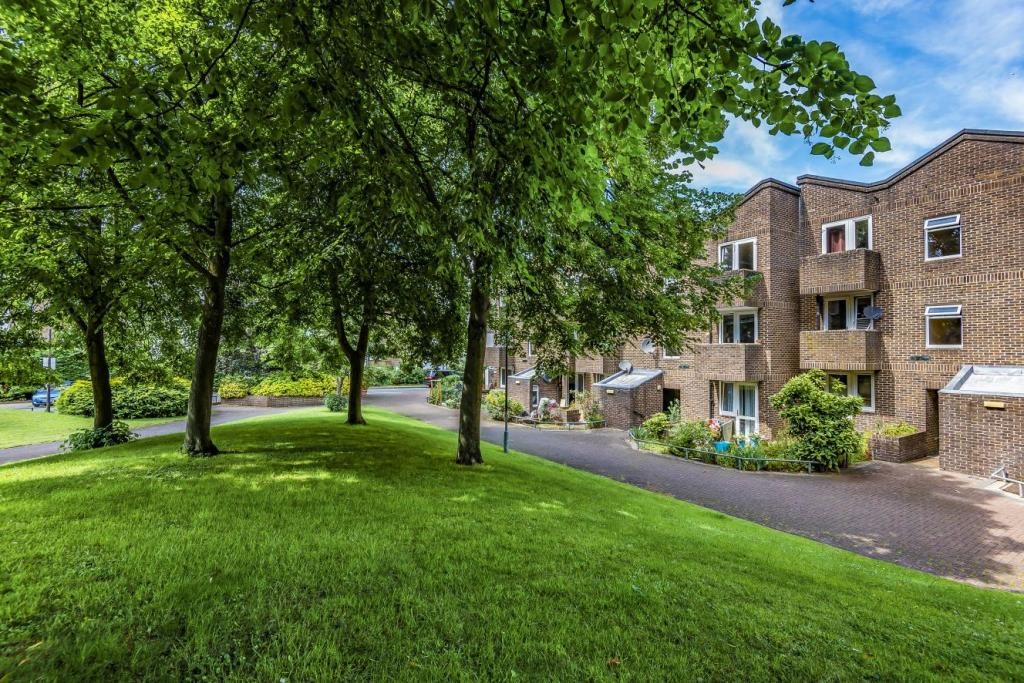 London - 3 Bed Flat, Burlington Close, W9 - To Rent Now for £2,747.33 p/m