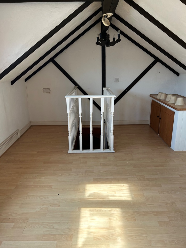 Exeter - 3 Bed Semi-Detached House, High St, EX3 - To Rent Now for £1,650.00 p/m