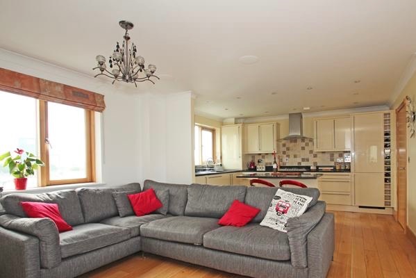 London - 2 Bed Penthouse, Cuthbert Bell Tower, E3 - To Rent Now for £ ...