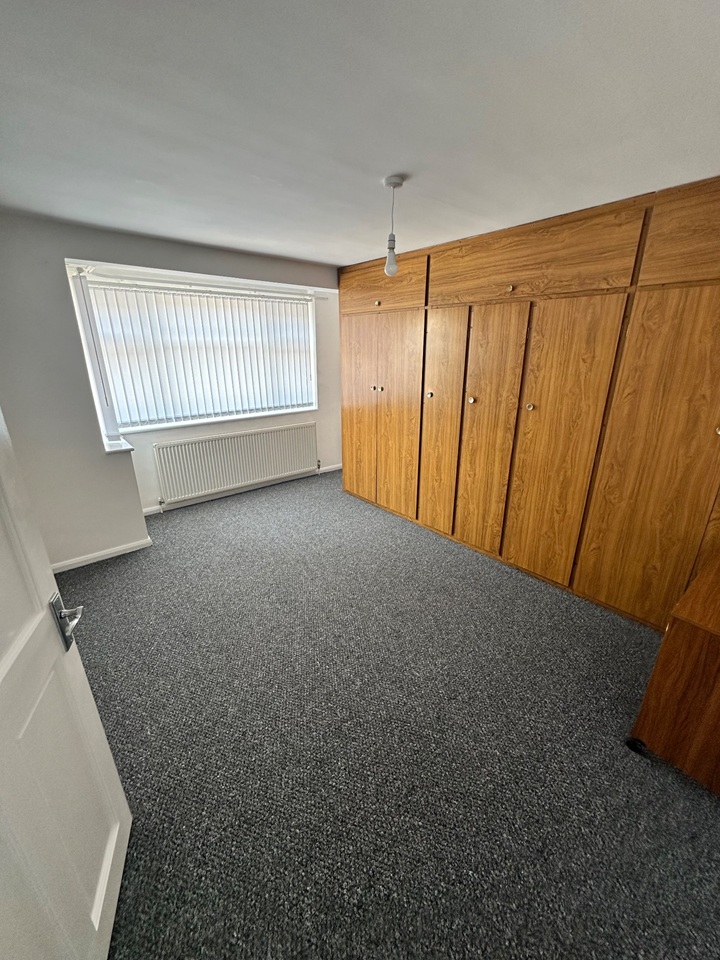 Stanford-Le-Hope - 3 Bed Semi-Detached House, Romsey Close, SS17 - To ...