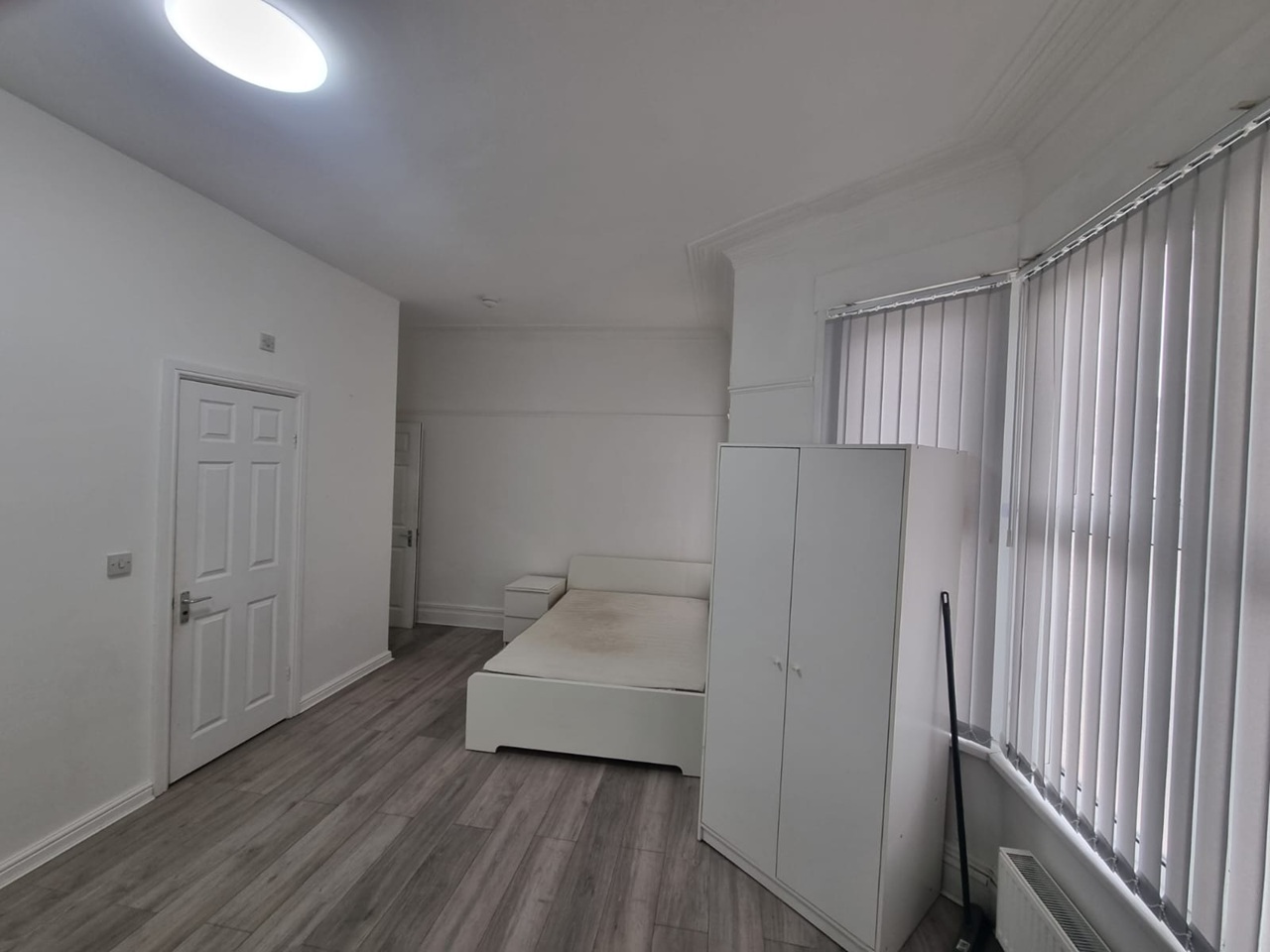 Cardiff - Studio Flat, Newport Road, CF24 - To Rent Now for £850.00 p/m