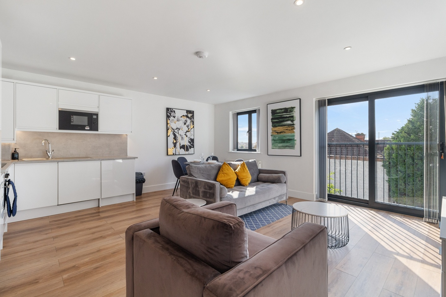 London - 1 Bed Flat, Hendon Way, NW4 - To Rent Now for £2,300.00 p/m