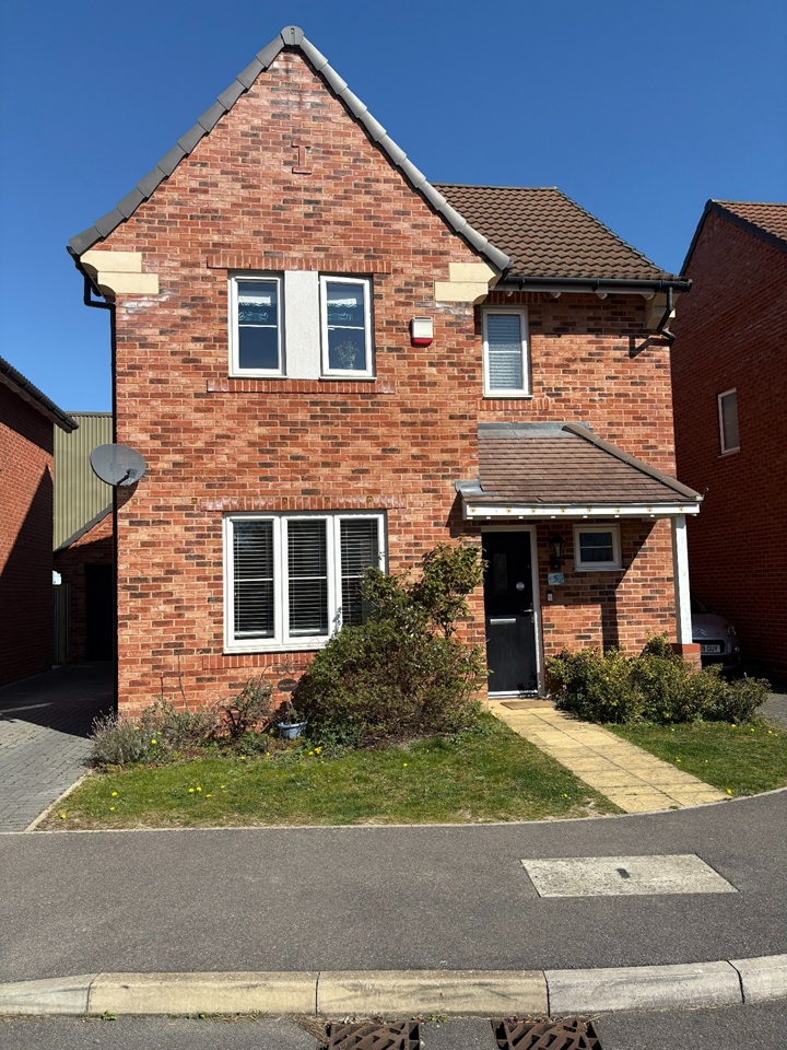 Woodley, Reading - 3 Bed Detached House, Millers Grove, RG5 - To Rent ...