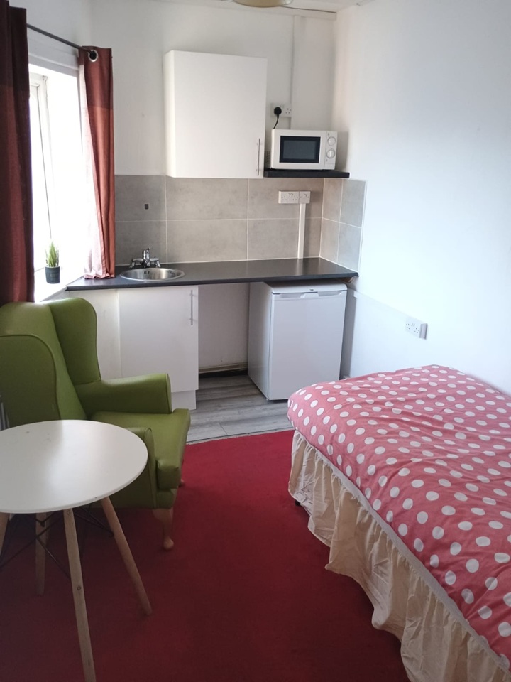 Wednesbury - Studio Flat, Station Street, WS10 - To Rent Now for £693. ...