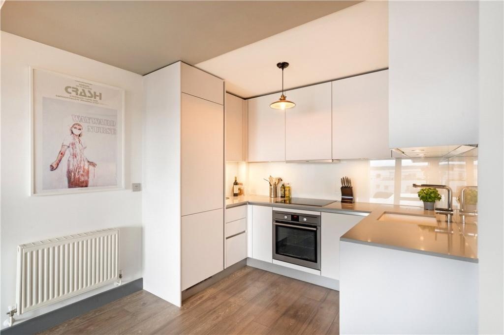 London - 2 Bed Flat, Tideslea Path, SE28 - To Rent Now for £1,700.00 p/m