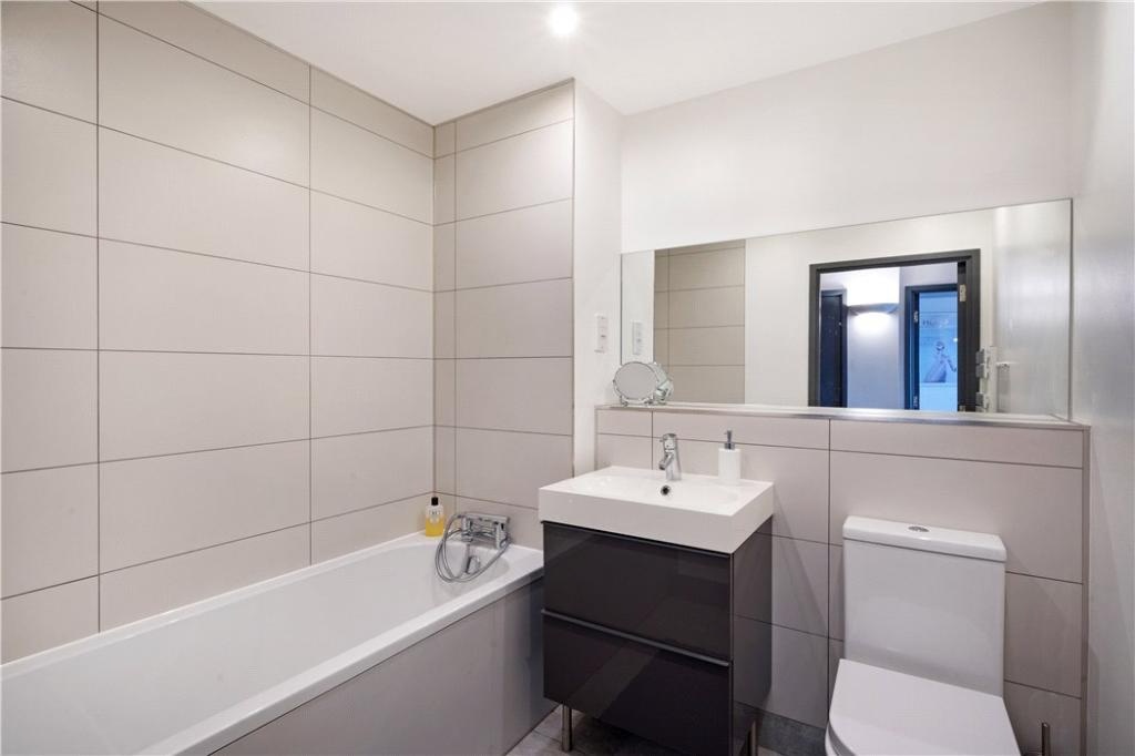 London - 2 Bed Flat, Tideslea Path, SE28 - To Rent Now for £1,700.00 p/m