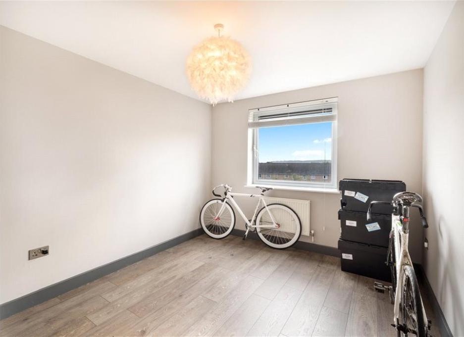 London - 2 Bed Flat, Tideslea Path, SE28 - To Rent Now for £1,700.00 p/m