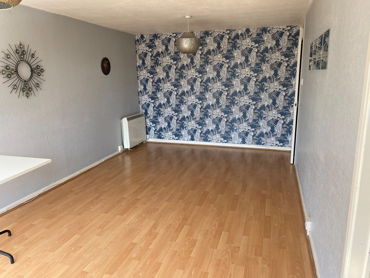 Crawley - 2 Bed Flat, Milton Mount, RH10 - To Rent Now for £1,475.00 p/m