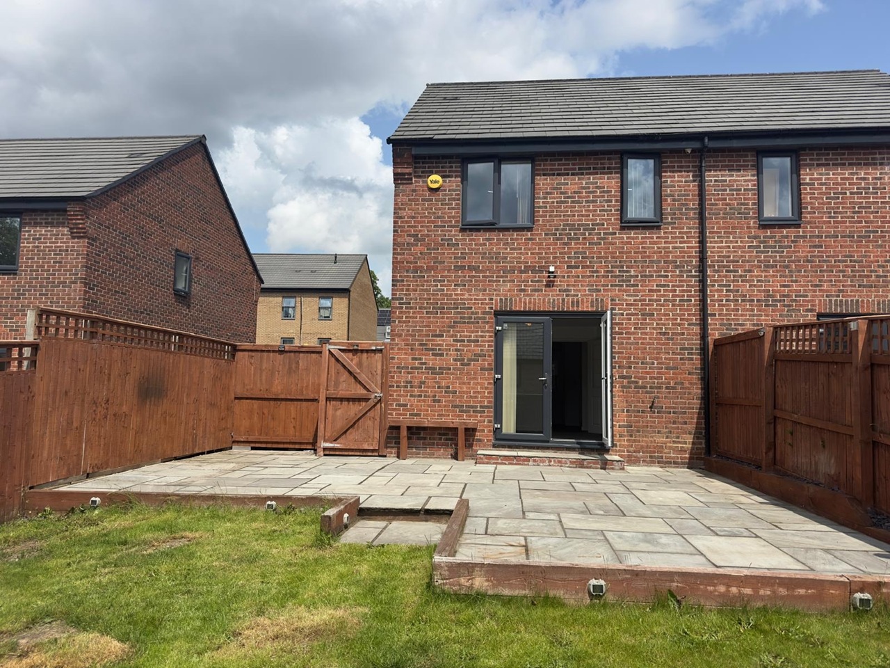 Seacroft, Leeds - 3 Bed Semi-Detached House, Magnolia Road, LS14 - To ...