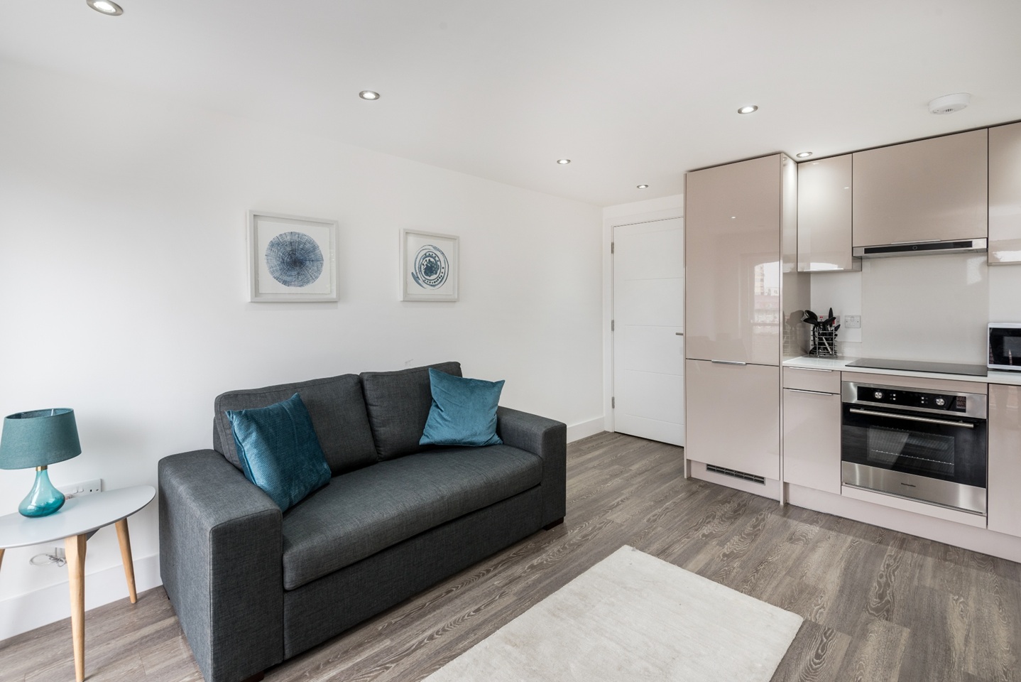 Stratford - 1 Bed Flat, Elmsdown House, E15 - To Rent Now for £1,400.00 p/m