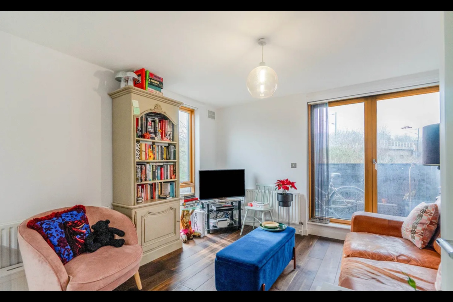 London - 1 Bed Flat, Biggs Square, E9 - To Rent Now for £1,850.00 p/m