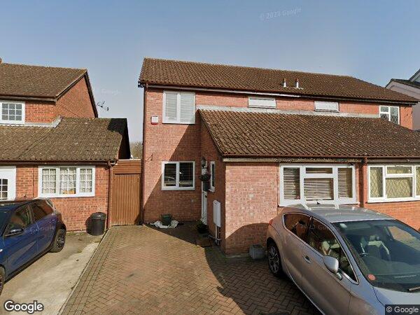 West Drayton - Studio Flat, Stainby Close, UB7 - To Rent Now for £1,200 ...