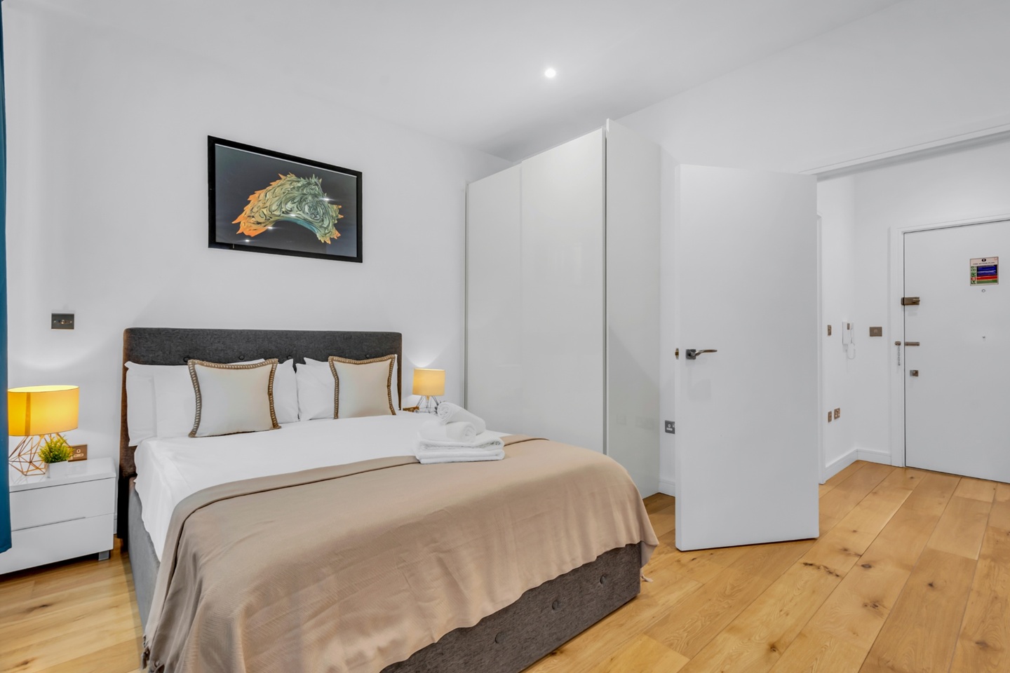 Hounslow - Studio Flat, Lampton Road, TW3 - To Rent Now for £1,699.00 p/m