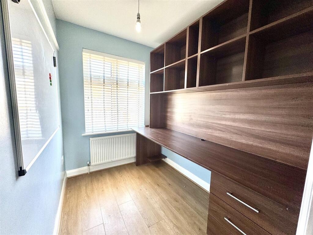 Bexleyheath - 3 Bed Semi-Detached House, Holmesdale Road, DA7 - To Rent Now for £2,250.00 p/m