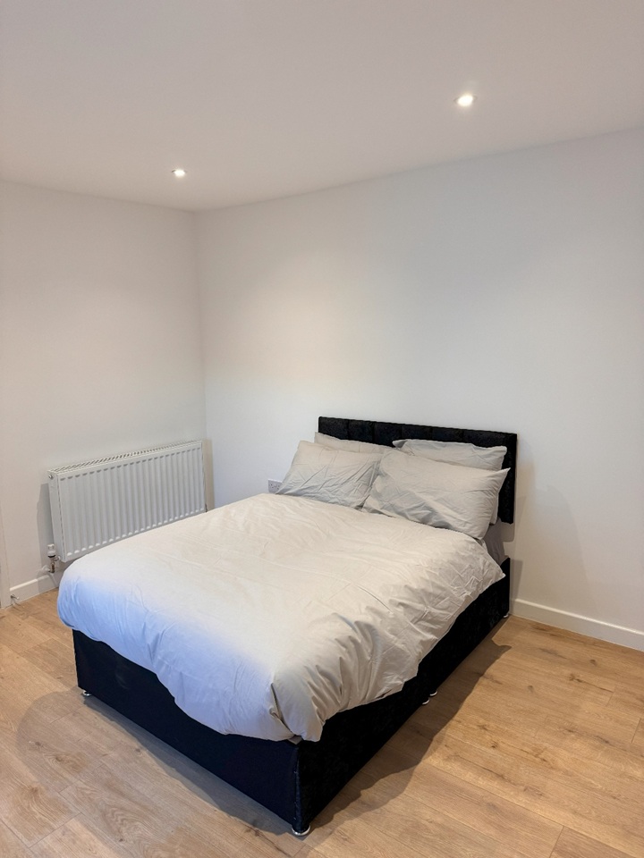 Pool, Redruth - Room in a Shared House, Fore Street, TR15 - To Rent Now ...