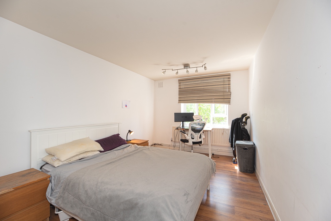 London - 2 Bed Flat, Alverton Court, SW18 - To Rent Now for £2,150.00 p/m