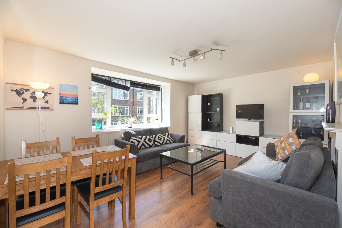 London - 2 Bed Flat, Alverton Court, SW18 - To Rent Now for £2,150.00 p/m