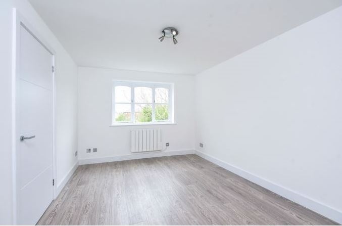 London - 1 Bed Flat, Hurcott Court, NW2 - To Rent Now for £1,600.00 p/m