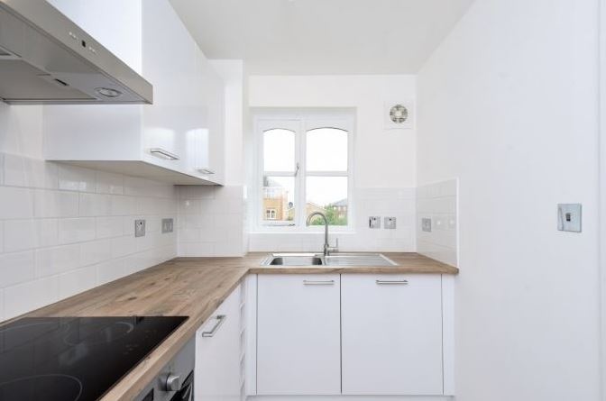 London - 1 Bed Flat, Hurcott Court, NW2 - To Rent Now for £1,600.00 p/m