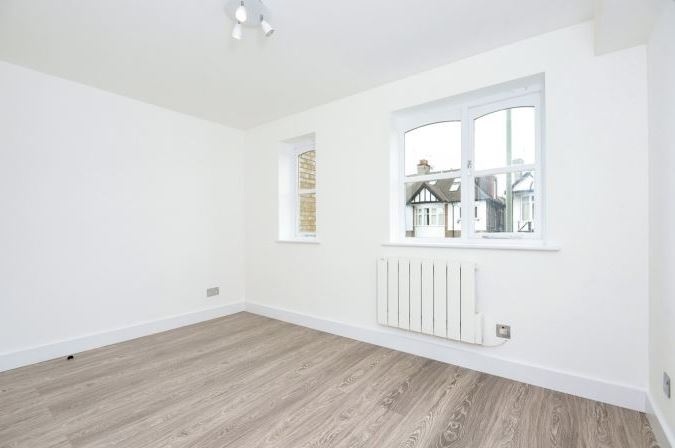 London - 1 Bed Flat, Hurcott Court, NW2 - To Rent Now for £1,600.00 p/m