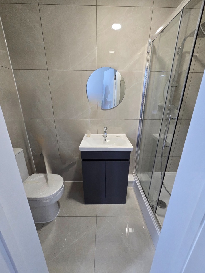 Harrow - Room in a Shared House, Pinner View, HA1 - To Rent Now for £ ...