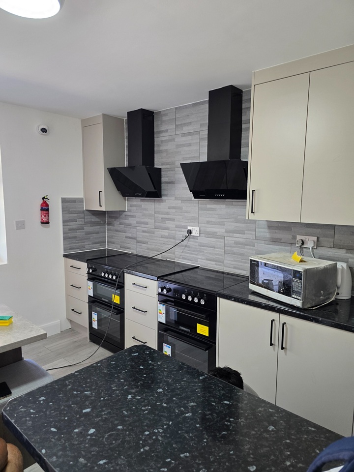 Harrow - Room in a Shared House, Pinner View, HA1 - To Rent Now for £ ...