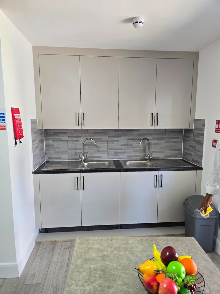 Harrow - Room in a Shared House, Pinner View, HA1 - To Rent Now for £ ...