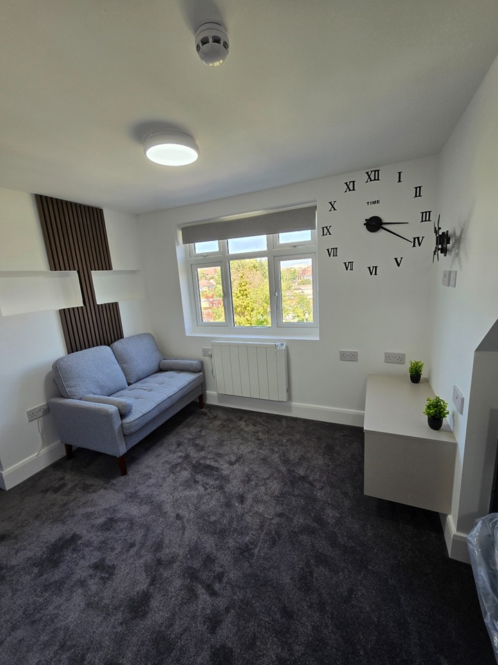 Harrow - Room in a Shared House, Pinner View, HA1 - To Rent Now for £ ...
