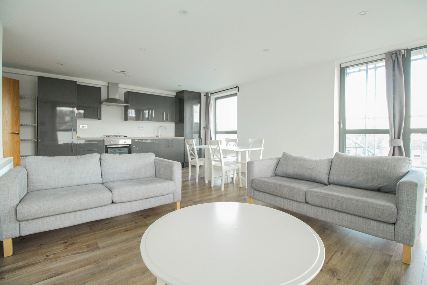 London - 3 Bed Flat, Sahin House, E8 - To Rent Now for £3,300.00 p/m