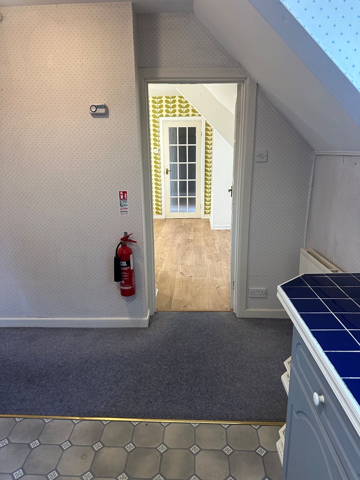 Torquay - 3 Bed Flat, Barton Road, TQ2 - To Rent Now for £1,400.00 p/m