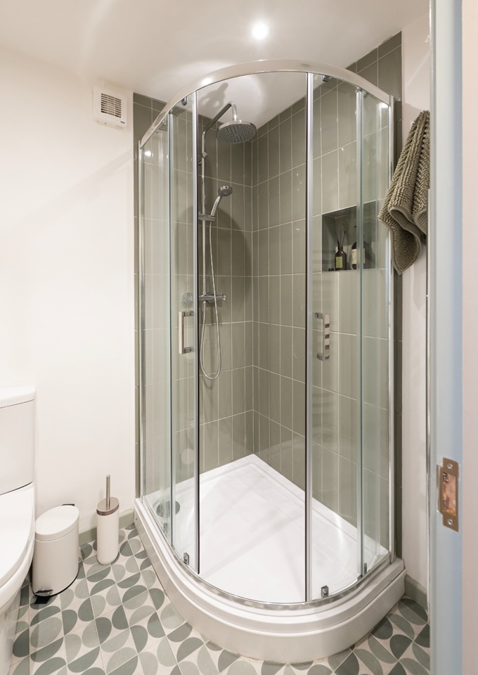 Bath - Room in a Shared House, Meare Road, BA2 - To Rent Now for £845. ...