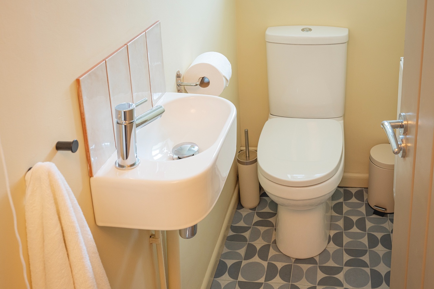 Bath - Room in a Shared House, Meare Road, BA2 - To Rent Now for £845. ...