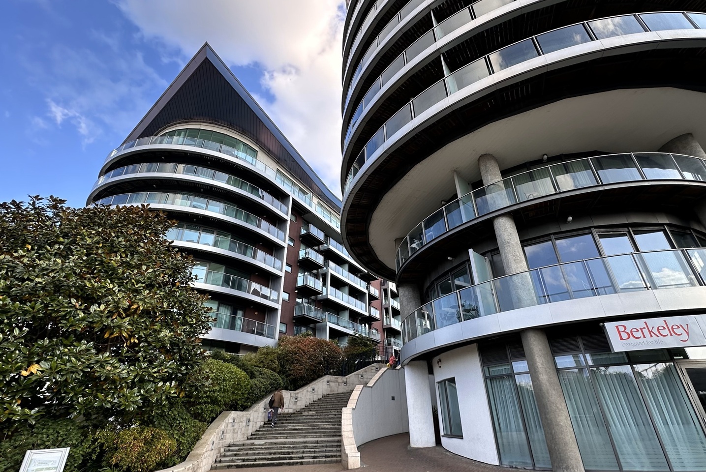 London - Studio Flat, Howard Building, SW11 - To Rent Now for £2,150.00 p/m