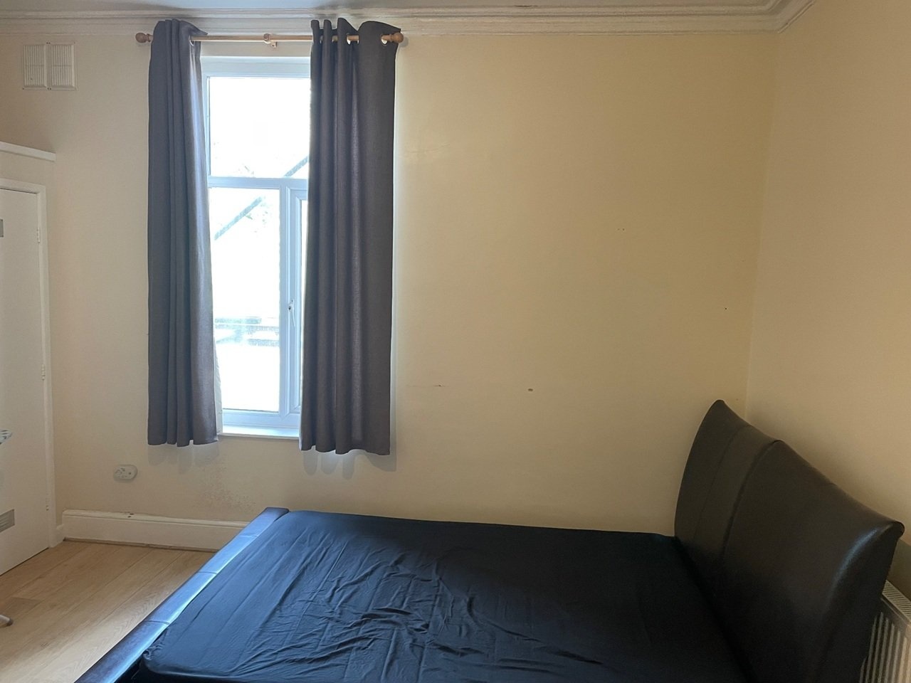 Manchester - 1 Bed Flat, Hazelwood, M8 - To Rent Now for £900.00 p/m