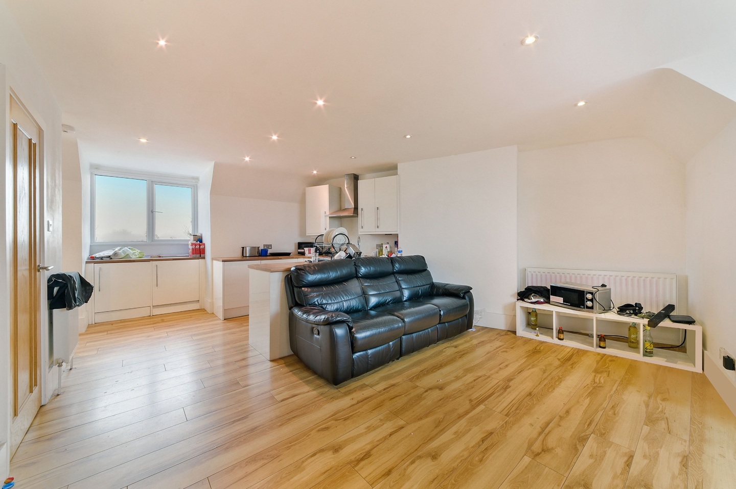 Thornton Heath - 3 Bed Flat, Victoria Cross House, CR7 - To Rent Now for £1,775.00 p/m