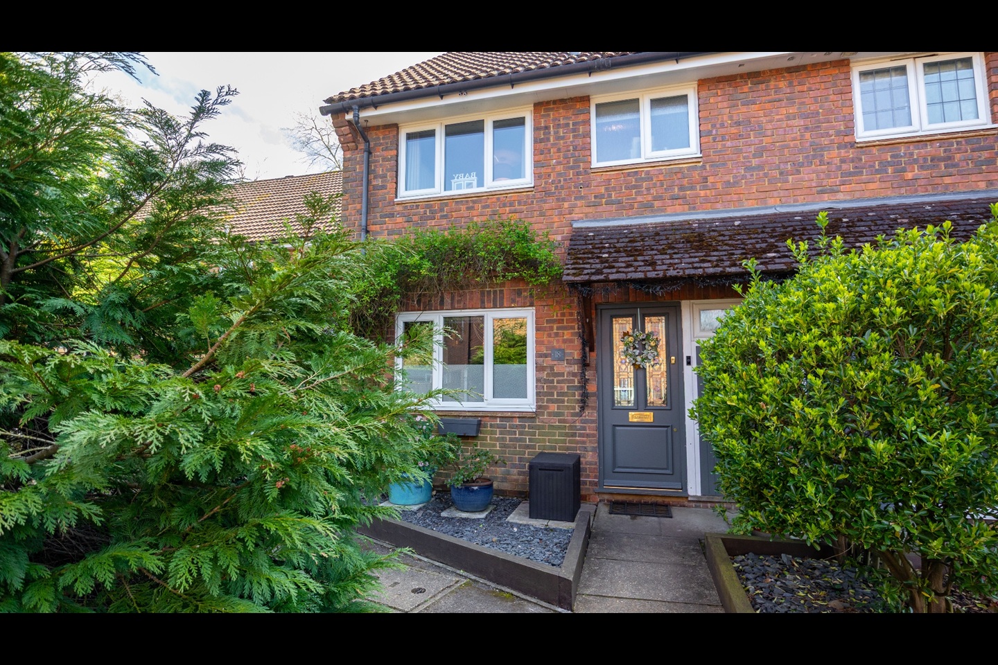 Bramley, Guildford - 3 Bed End Terrace, Windrush Close, GU5 - To Rent ...