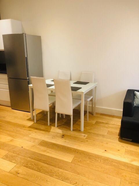 Slough - 1 Bed Flat, Cornwall House, SL1 - To Rent Now for £1,200.00 p/m