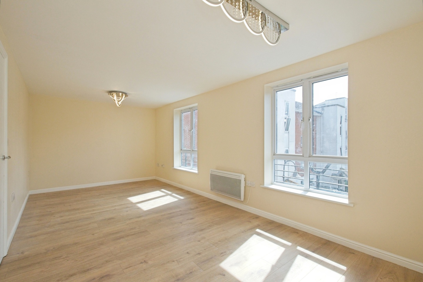 London - 2 Bed Flat, Felixstowe Road, SE2 - To Rent Now for £1,850.00 p/m