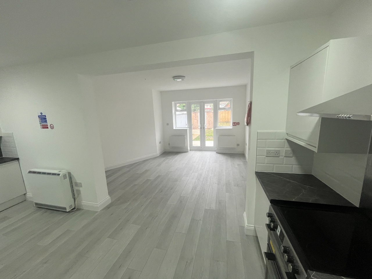 London - Studio Flat, Cavendish Road, SW19 - To Rent Now for £1,350.00 p/m