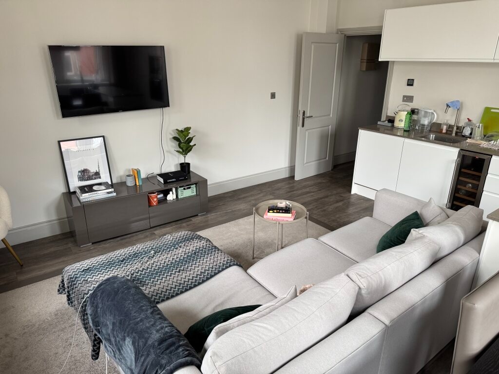 Manchester - Room in a Shared Flat, King Street, M2 - To Rent Now for £ ...