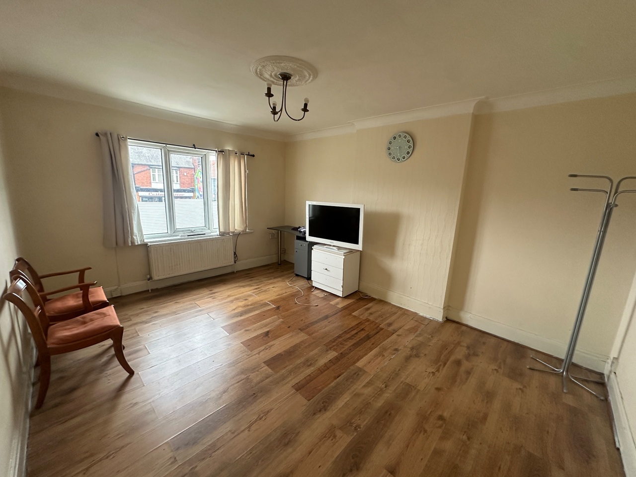 Leeds - 2 Bed Flat, Stonegate Road, LS6 - To Rent Now for £950.00 p/m