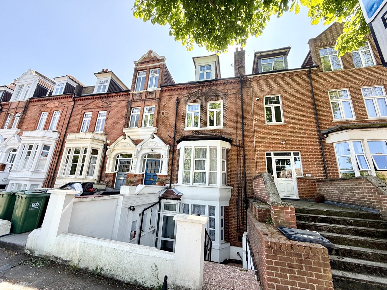 London - Studio Flat, Adelaide Avenue, SE4 - To Rent Now for £900.00 p/m