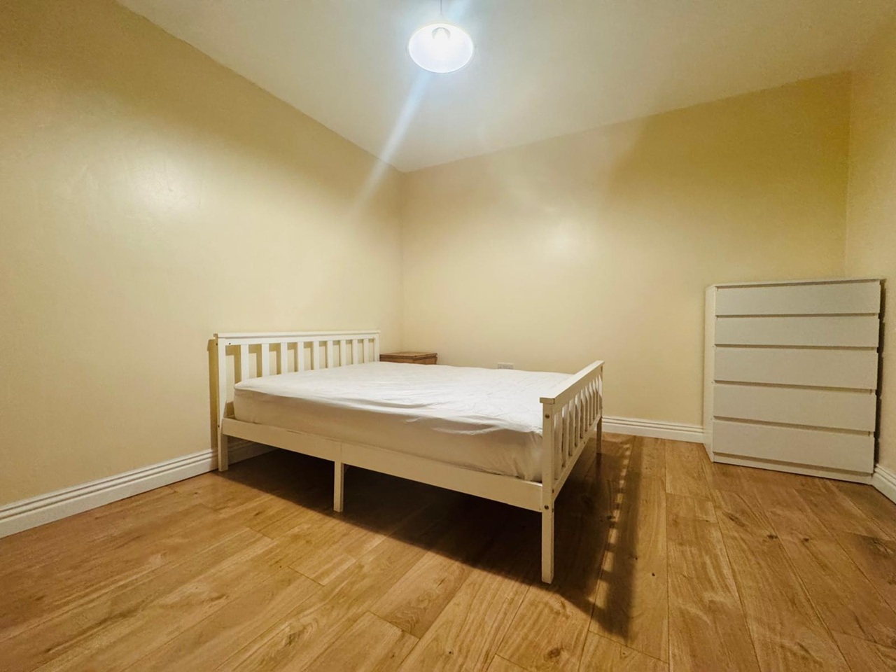 Bexleyheath - Room in a Shared House, First Avenue, DA7 - To Rent Now ...