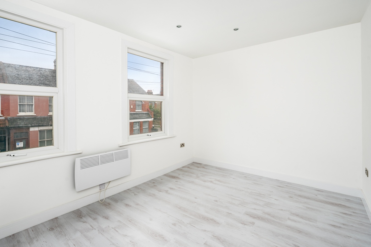 London - 2 Bed Flat, Oulton Road, N15 - To Rent Now for £1,625.00 p/m