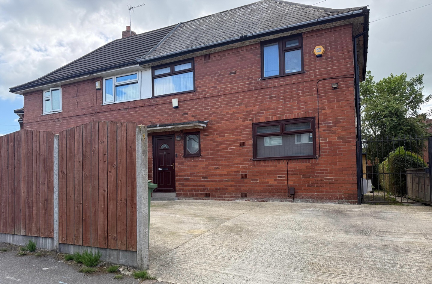 Leeds - 3 Bed Semi-Detached House, Amberton Mount, LS8 - To Rent Now ...