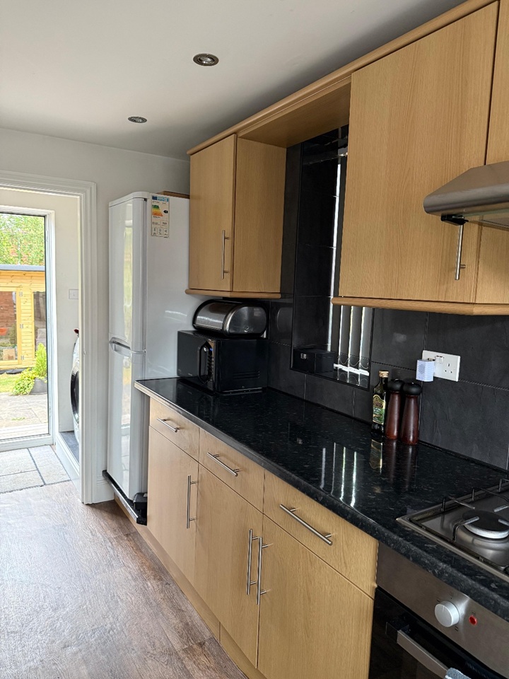 Leeds - 3 Bed Semi-Detached House, Amberton Mount, LS8 - To Rent Now ...