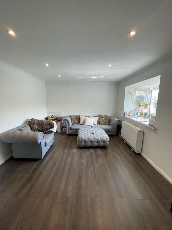 Bovingdon, Hemel Hempstead - 2 Bed Flat, Anvil Close, HP3 - To Rent Now ...