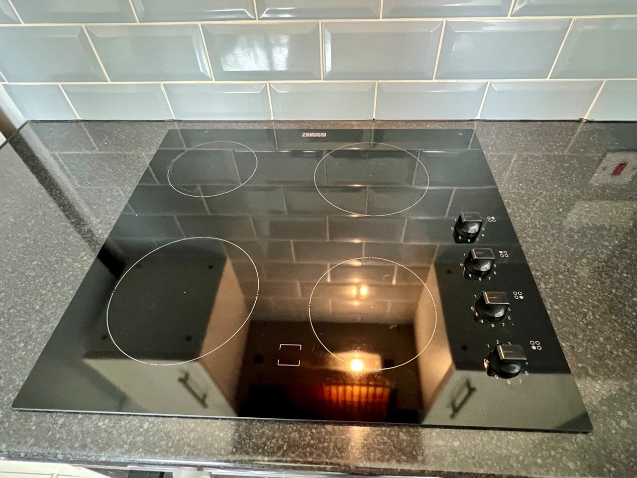 Hounslow - 2 Bed Flat, Heston Road, TW5 - To Rent Now for £1,650.00 p/m