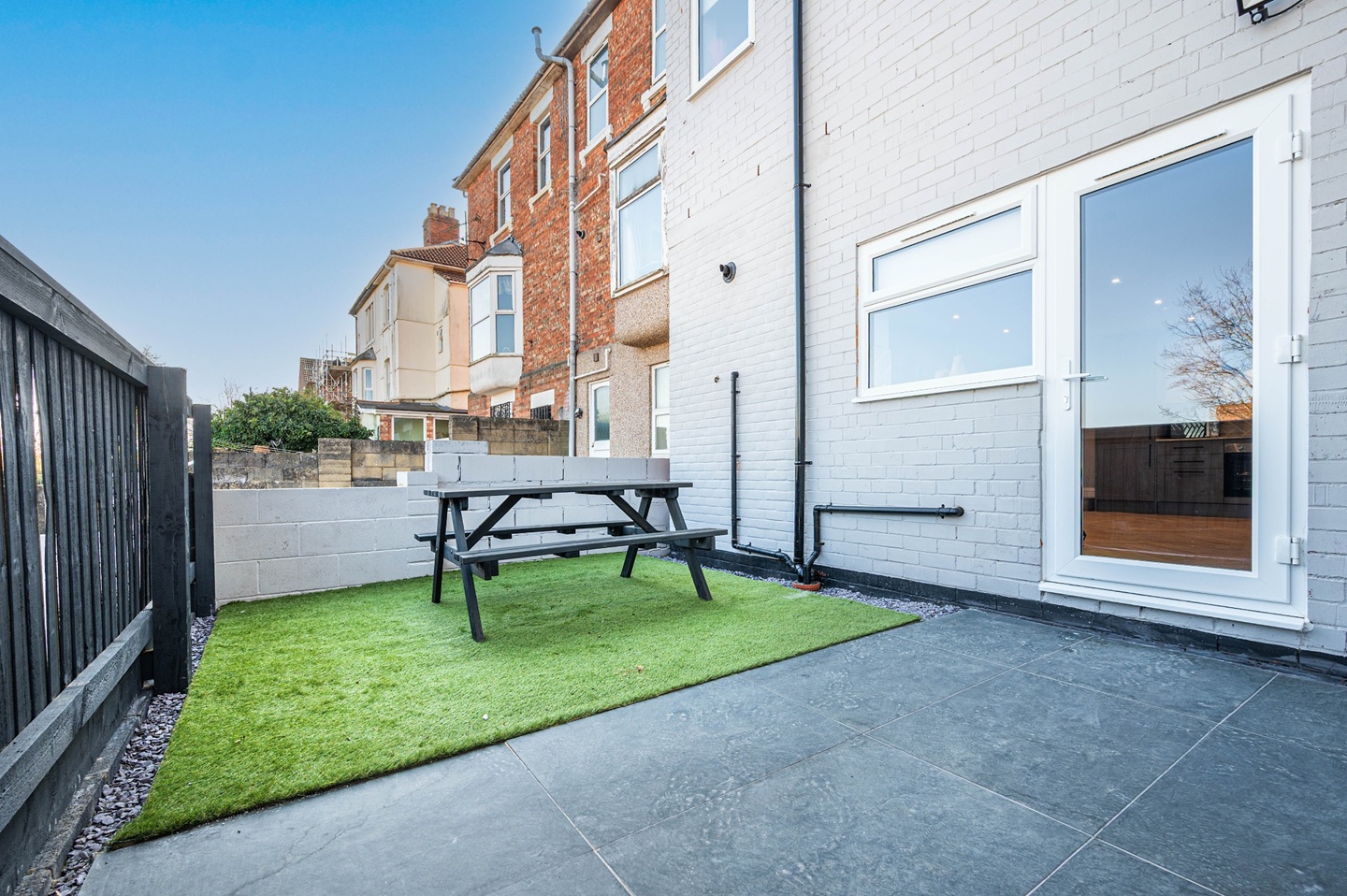 Swindon - Room in a Shared House, Old Town, SN1 - To Rent Now for £825. ...