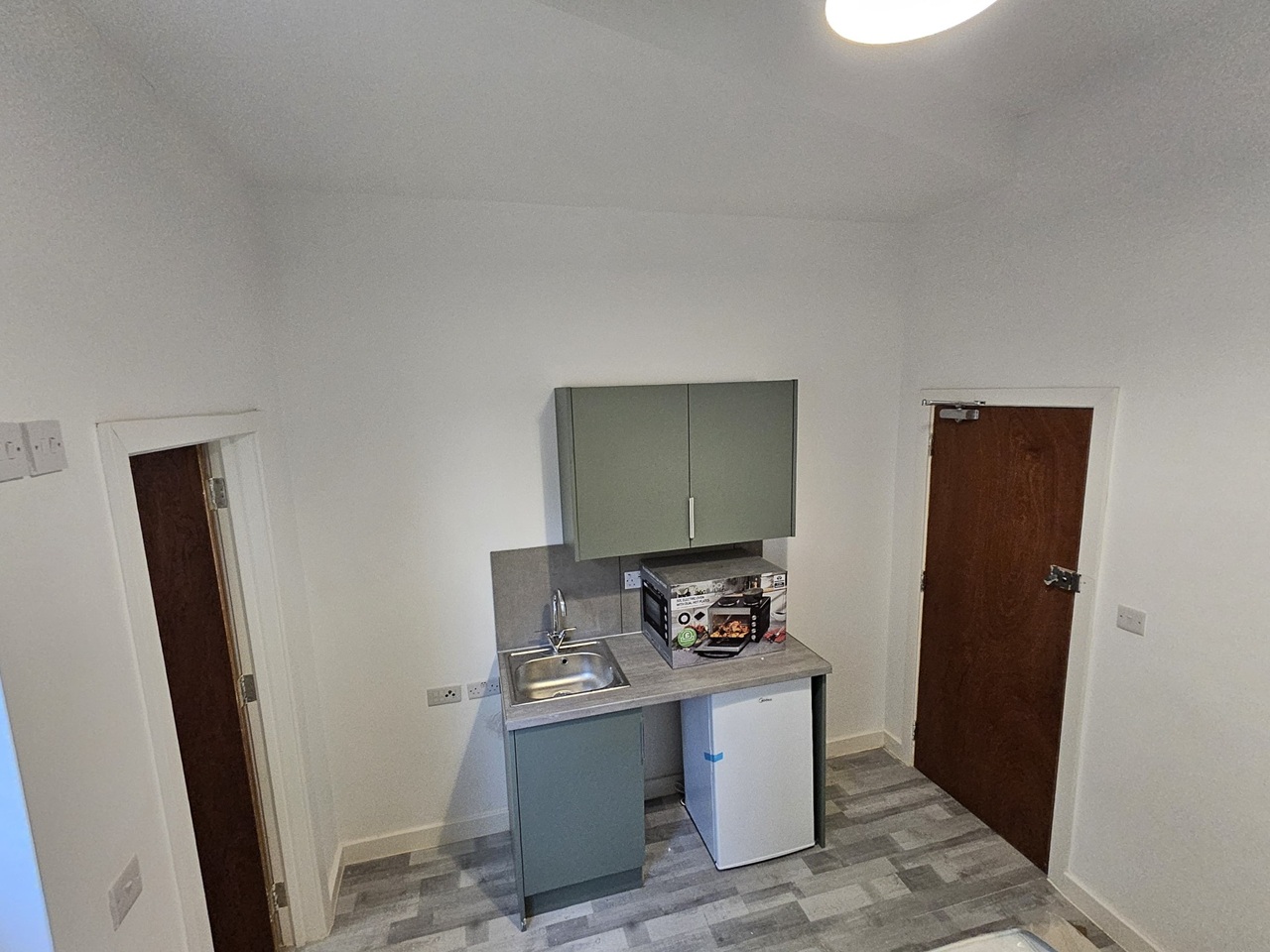 London - Studio Flat, Tottenham Lane, N8 - To Rent Now for £1,050.00 p/m